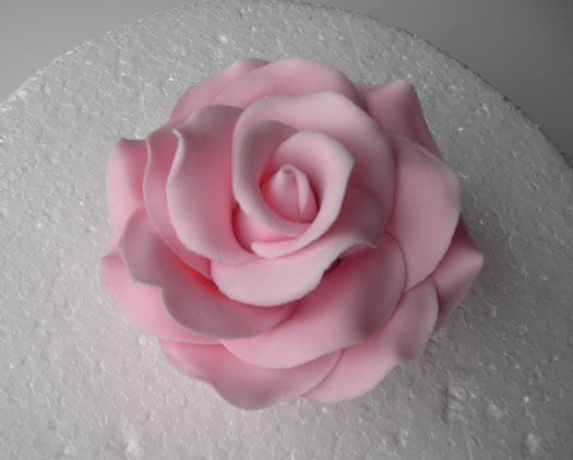 How To Make Edible Flowers For Cakes