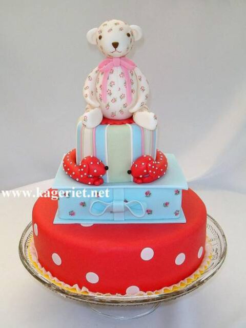 Cath Kidston inspired cake • Cake Journal