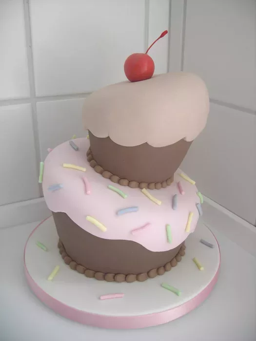 Whimsical Cupcakes: Easy Cake Idea