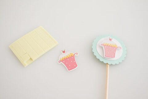 How to make cupcake paper toppers • Cake Journal