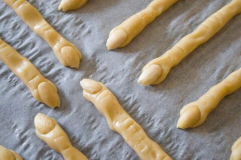 How to make Halloween dead finger cookies • Cake Journal