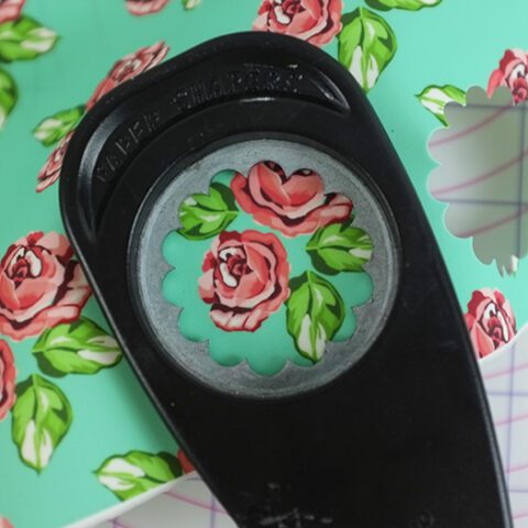 How to Use Edible Icing Sheets on Cakes (Image Tutorial)