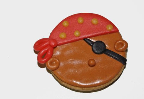 How to Make Pirate Cookies • Cake Journal