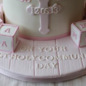 How to Write on a Cake (Step-by-Step Guide, Tips, and Techniques)