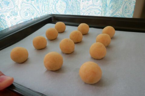 How to Make Cake Pops With White Chocolate (Recipe with Images)