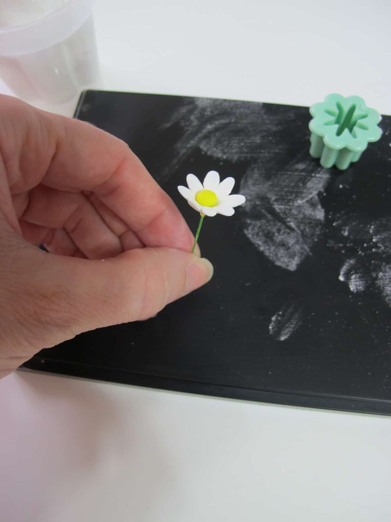 How to make a gum paste bumble bee cake topper • Cake Journal