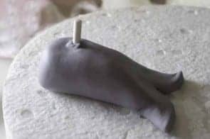 How to make a fondant seal cake topper - Cake Journal
