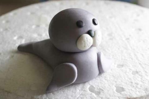 How to make a fondant seal cake topper • Cake Journal