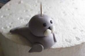 How to make a fondant seal cake topper - Cake Journal