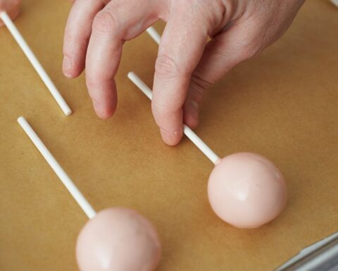 How to make baby rattle cake pops • Cake Journal