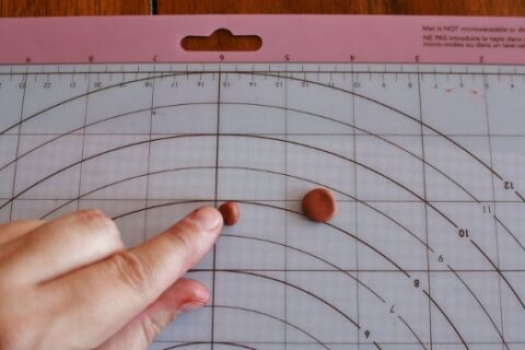 How to Make Monkey Cupcake Toppers • Cake Journal