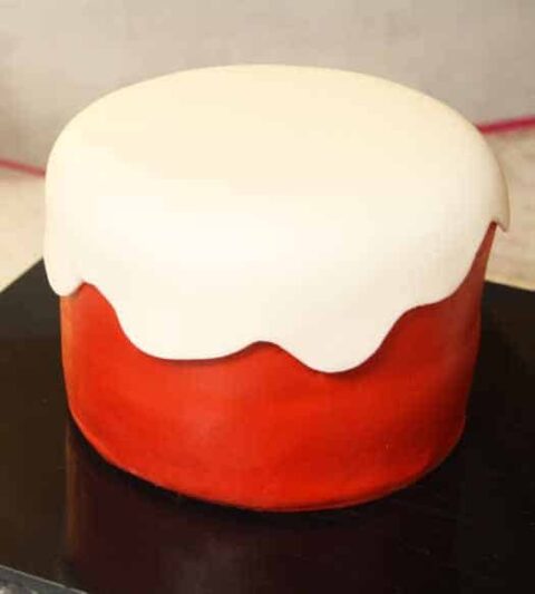 How to make a wavy fondant overlay on a cake • Cake Journal