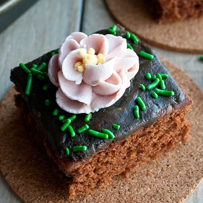 How to make easy royal icing flowers for spring - Cake Journal