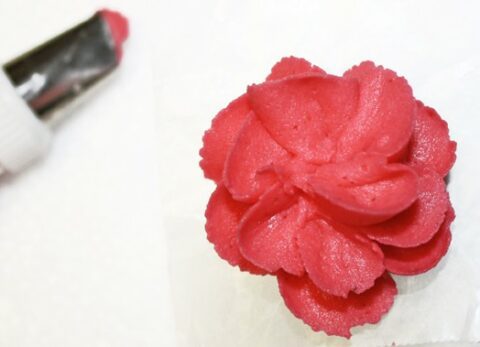 How to make easy royal icing flowers for spring • Cake Journal