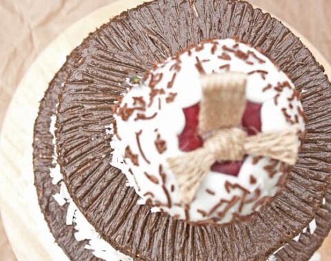 How to decorate a cake with just a fork • Cake Journal