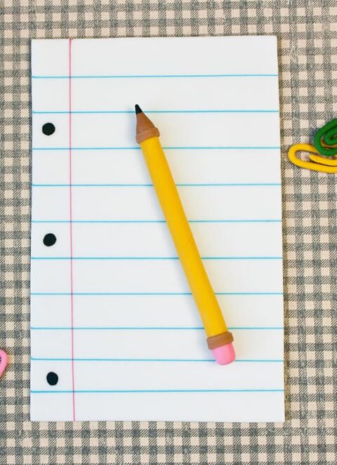 How to make a fondant sheet of paper • Cake Journal