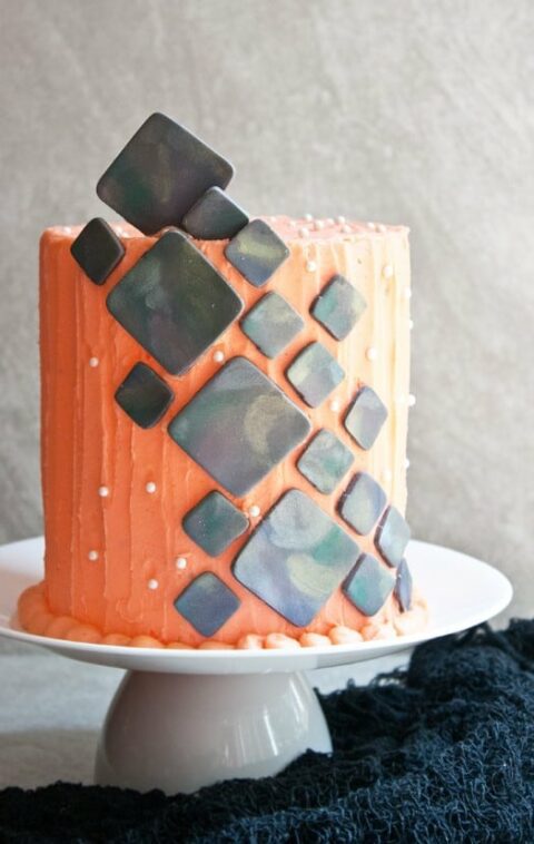 How to Make Abstract Metallic Diamond Tiles for Cakes • Cake Journal