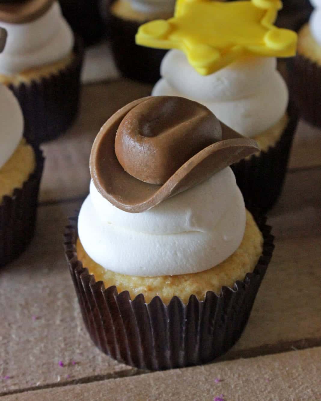 Cupcake Recipes, Tutorials, and Decorating Ideas