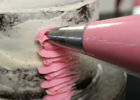How to Make a Buttercream Shells Cake • Cake Journal